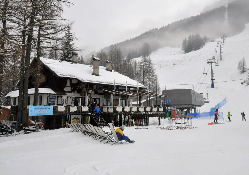 Skiing Courmayeur Courmayeur Ski Lifts Terrain Ratings Maps And Passes
