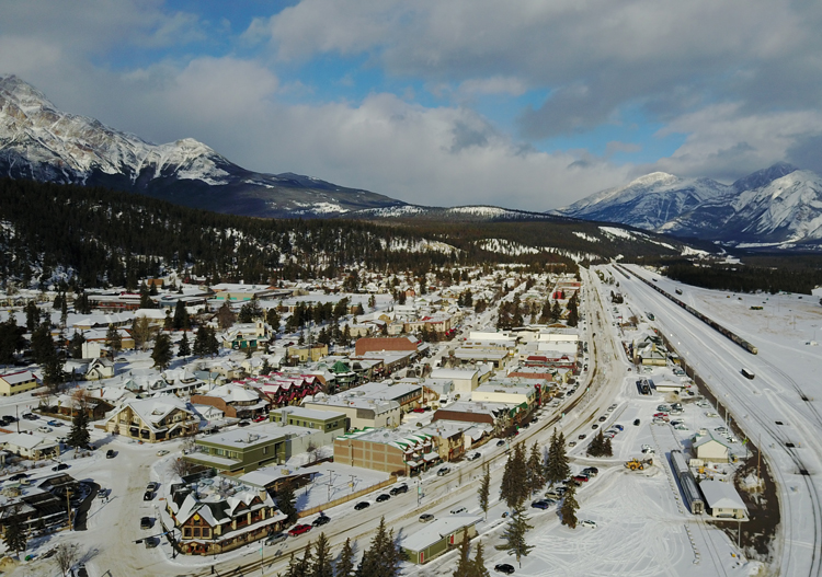 Jasper Skiing | Marmot Basin Ski Resort Canada