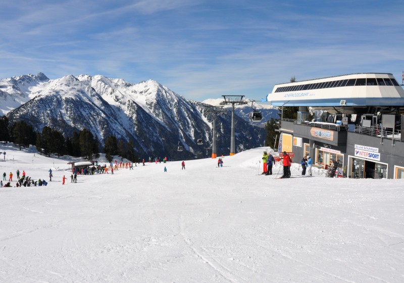 Hochoetz Ski Resort Info Guide | Hochoetz Oetztal Austria Review