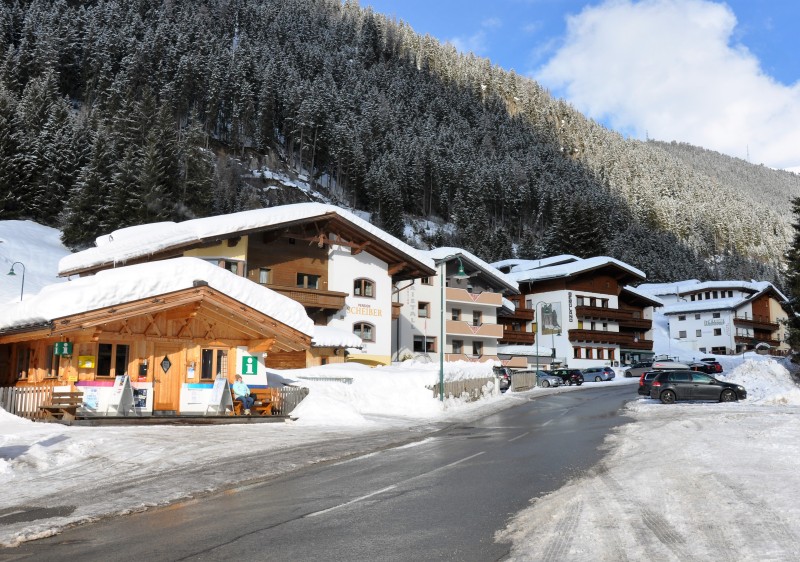 Hochoetz Ski Resort Info Guide | Hochoetz Oetztal Austria Review