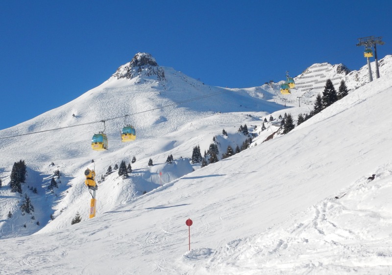 SkiCircus Saalbach Skiing & Snowboarding | Ski Lifts, Terrain & Trail Maps