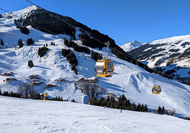 SkiCircus Saalbach Skiing & Snowboarding | Ski Lifts, Terrain & Trail Maps