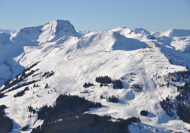 SkiCircus Saalbach Skiing & Snowboarding | Ski Lifts, Terrain & Trail Maps