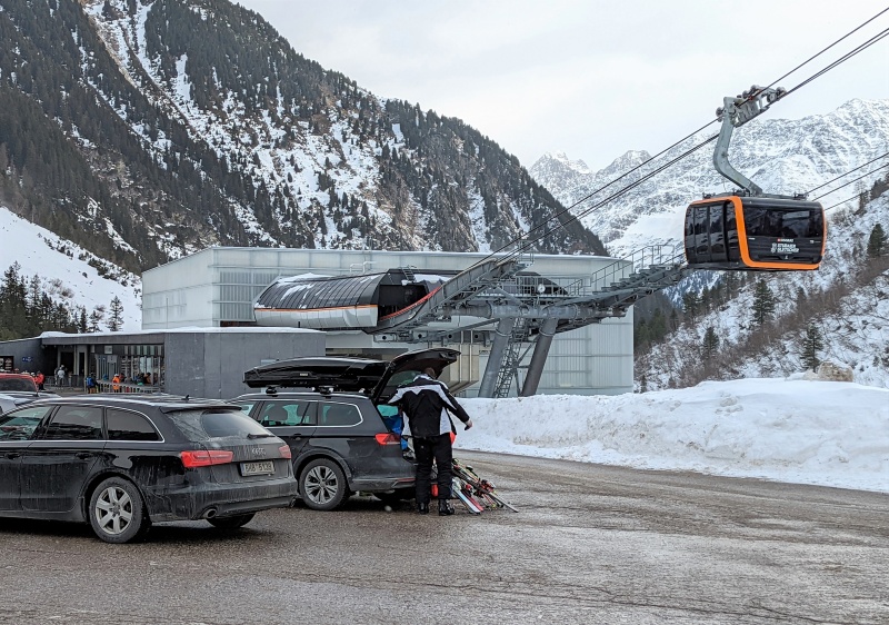 Stubai Glacier Ski Resort Info Guide | Stubaier Gletscher Austria Review