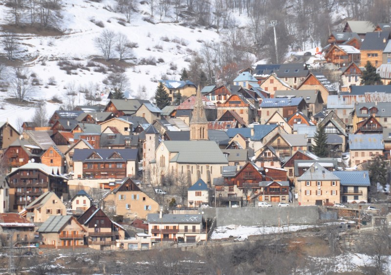 Alpe d'Huez Ski Resort Info Guide | Alpe d Huez Grand Domaine France Review