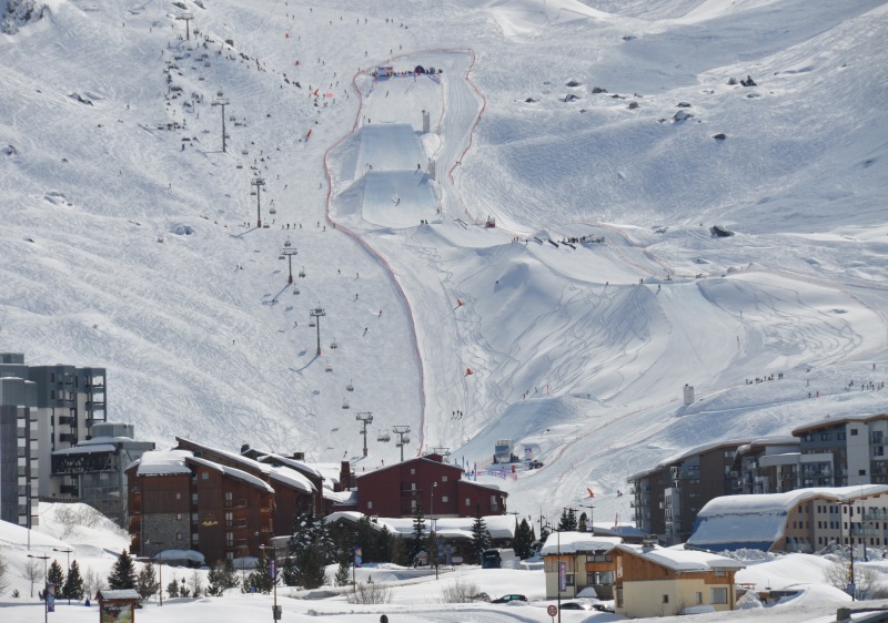 Tignes Skiing & Snowboarding | Ski Lifts, Terrain, Passes, Trail Maps