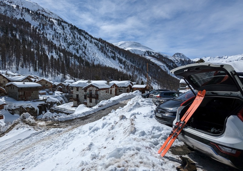 Travel to Val d'Isere | Val d'Isère Transfers, Car Rental, Train & Bus