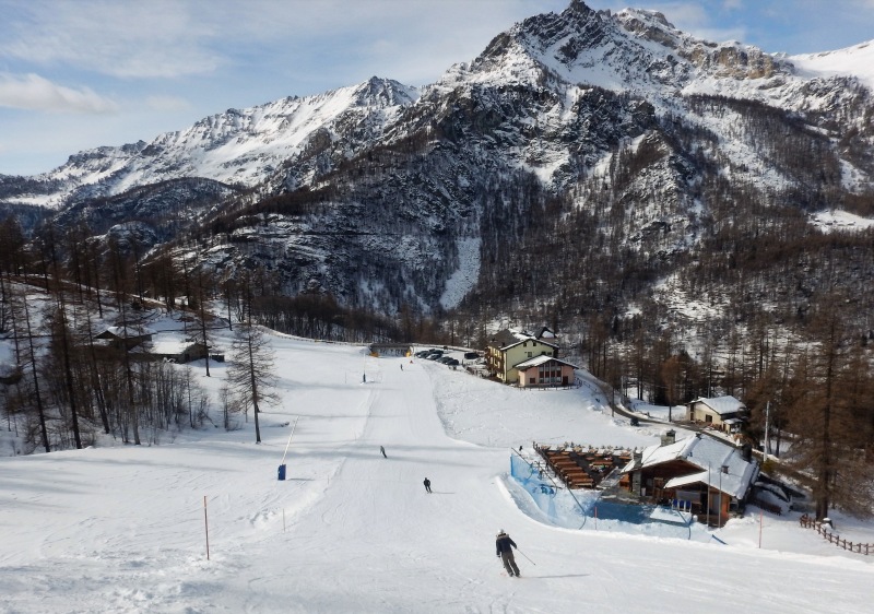 Cervinia Skiing & Snowboarding | Ski Lifts, Terrain, Lift Passes ...