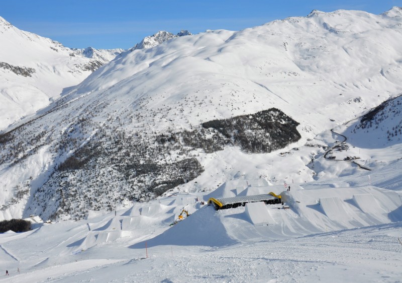 Livigno Skiing & Snowboarding | Ski Lifts, Terrain, Lift Pass & Trail Maps