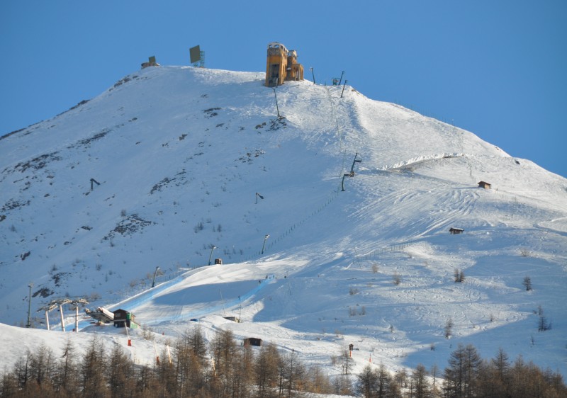 Sestriere Skiing & Snowboarding | Ski Lifts, Terrain, Lift Pass, Trail Maps