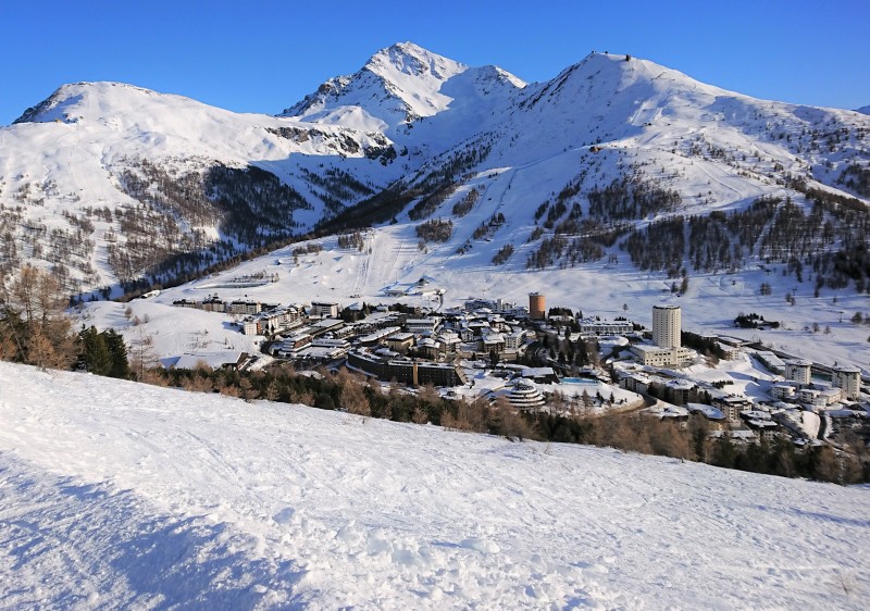 Sestriere Skiing & Snowboarding | Ski Lifts, Terrain, Lift Pass, Trail Maps