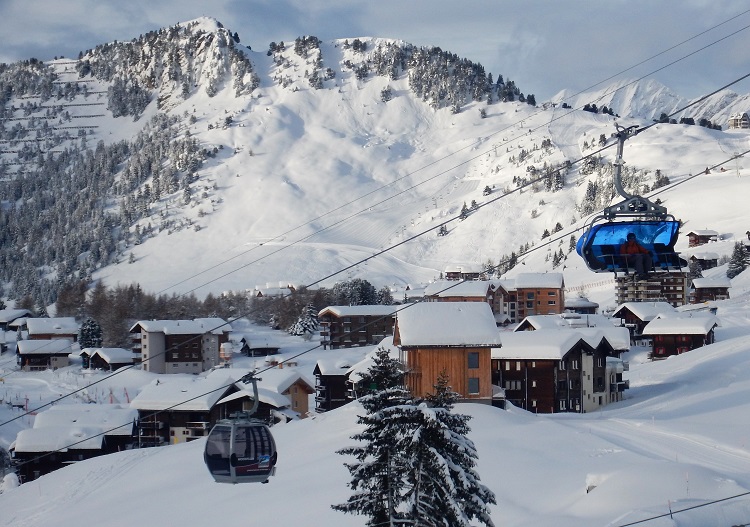 Aletsch Arena Skiing & Snowboarding | Aletsch Arena Ski Lifts, Terrain ...