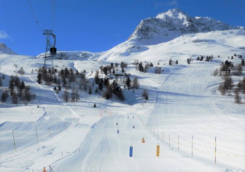 St Moritz Skiing & Snowboarding | Ski Lifts, Terrain, Lift Passes, Maps