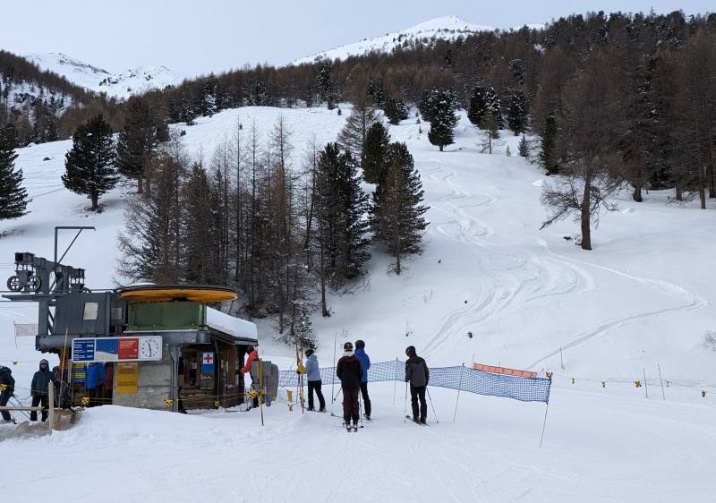 Unterbäch Ski Resort Info Guide | Unterbaech, Wallis, Switzerland Review