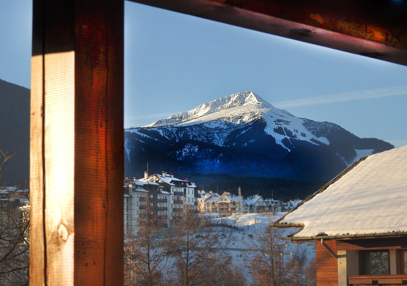 Snomads Ski & Snowboard Packages | Bansko Bulgaria | Zakopane Poland