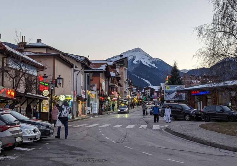 Snomads Ski & Snowboard Packages | Bansko Bulgaria | Zakopane Poland