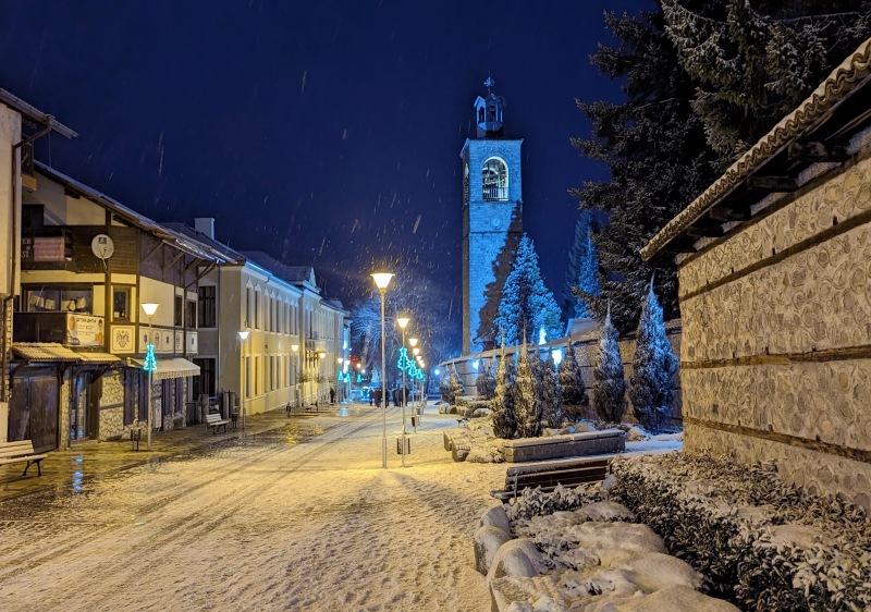 Snomads Ski & Snowboard Packages | Bansko Bulgaria | Zakopane Poland