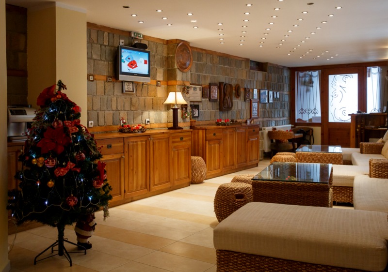 Snomads Ski & Snowboard Packages | Bansko Bulgaria | Zakopane Poland