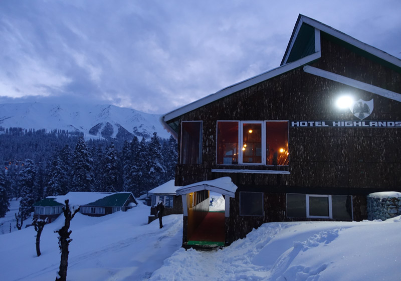 Gulmarg Restaurants | Gulmarg Nightlife, Bars