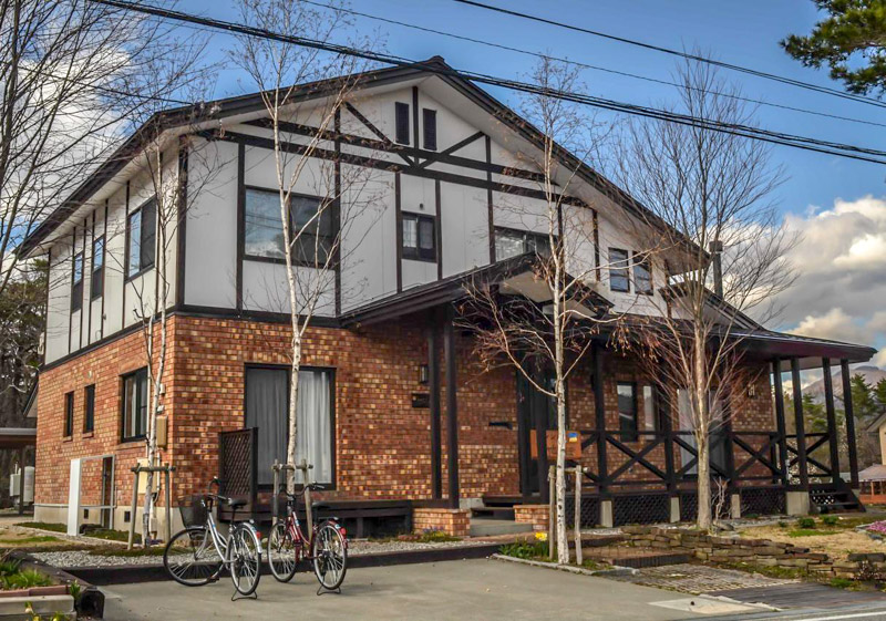 Taketombo Hakuba House