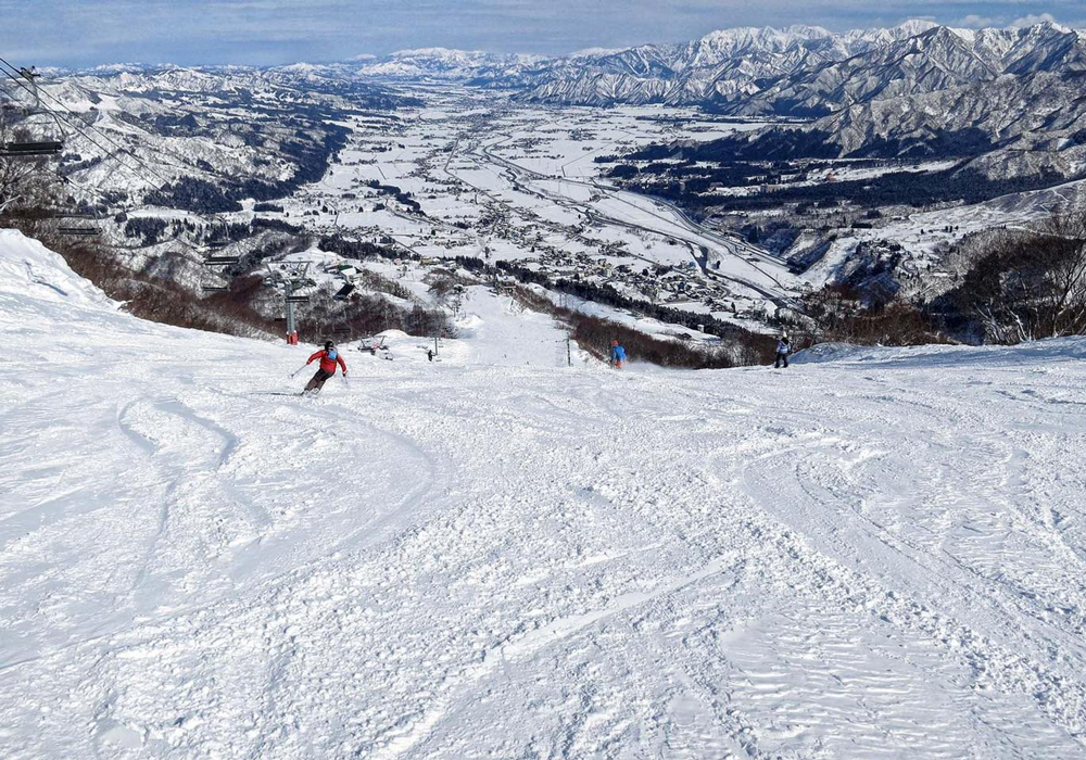 Ishiuchi Ski Resort Ratings, Snow, Lifts
