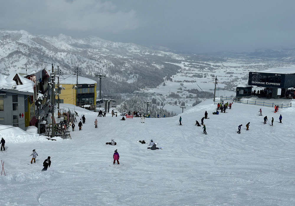Ishiuchi Ski Resort Ratings, Snow, Lifts
