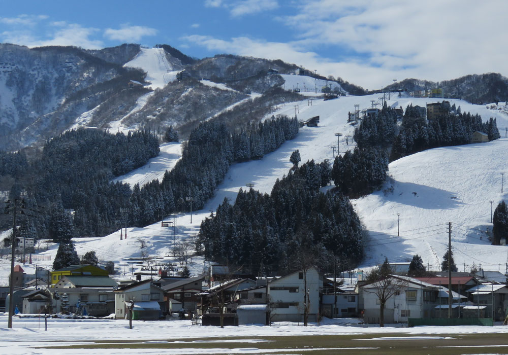 Ishiuchi Ski Resort Ratings, Snow, Lifts
