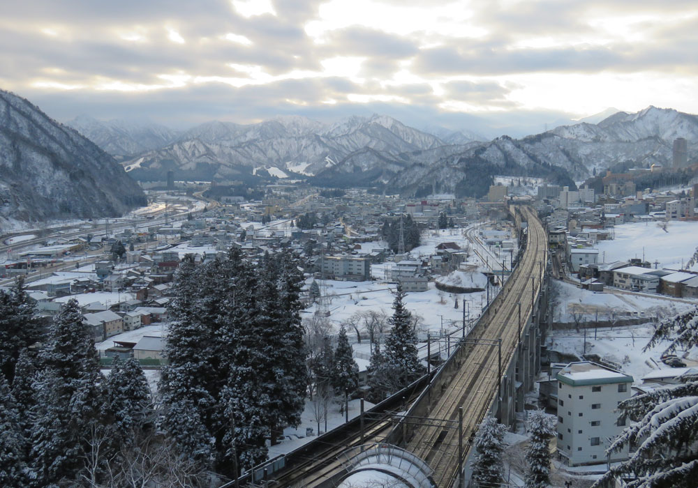 Train to Echigo Yuzawa | Getting to the Yuzawa Ski Resorts