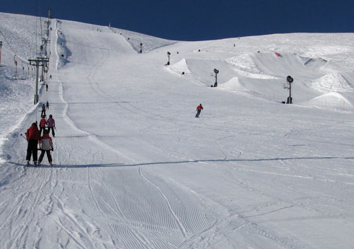 Round Hill Skiing & Boarding | Roundhill Snow Conditions