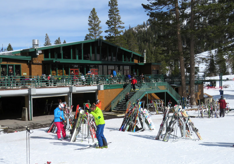 Alpine Ski Resort Facilities | Ski Rentals